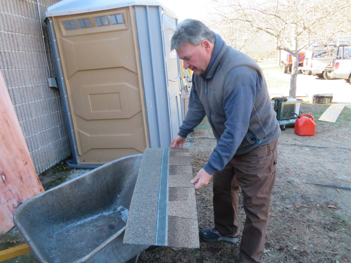 Town replaces an old roof at Great Hollow Lake | The Monroe Sun